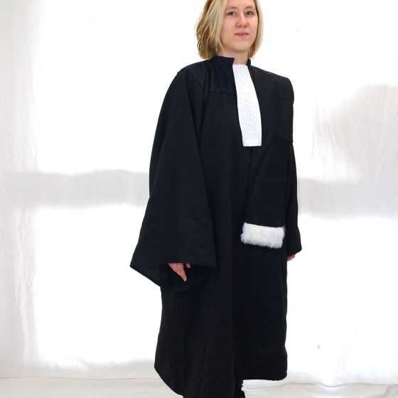 Robe brodé crème de bourgeoise - costume sur seine